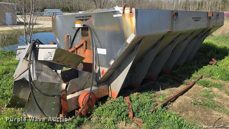 Swenson spreader in Fredonia, KS | Item EN8879 for sale | Purple Wave