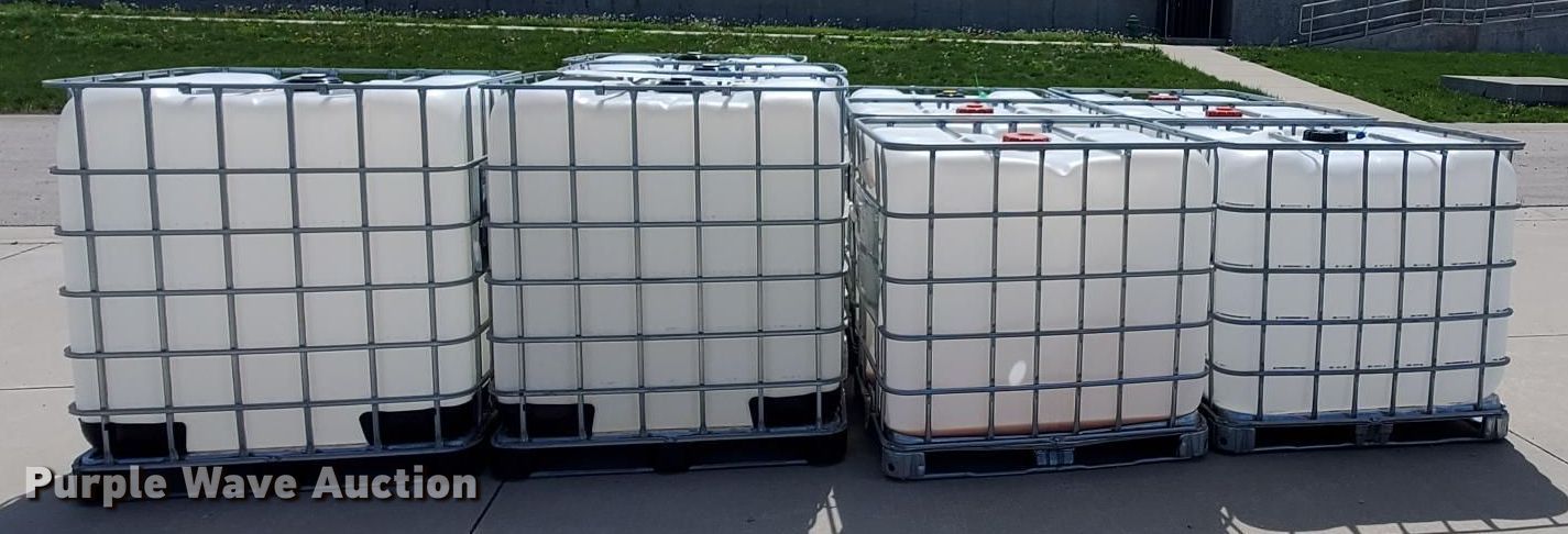 (10) poly totes in Lawrence, KS | Item EK5193 sold | Purple Wave