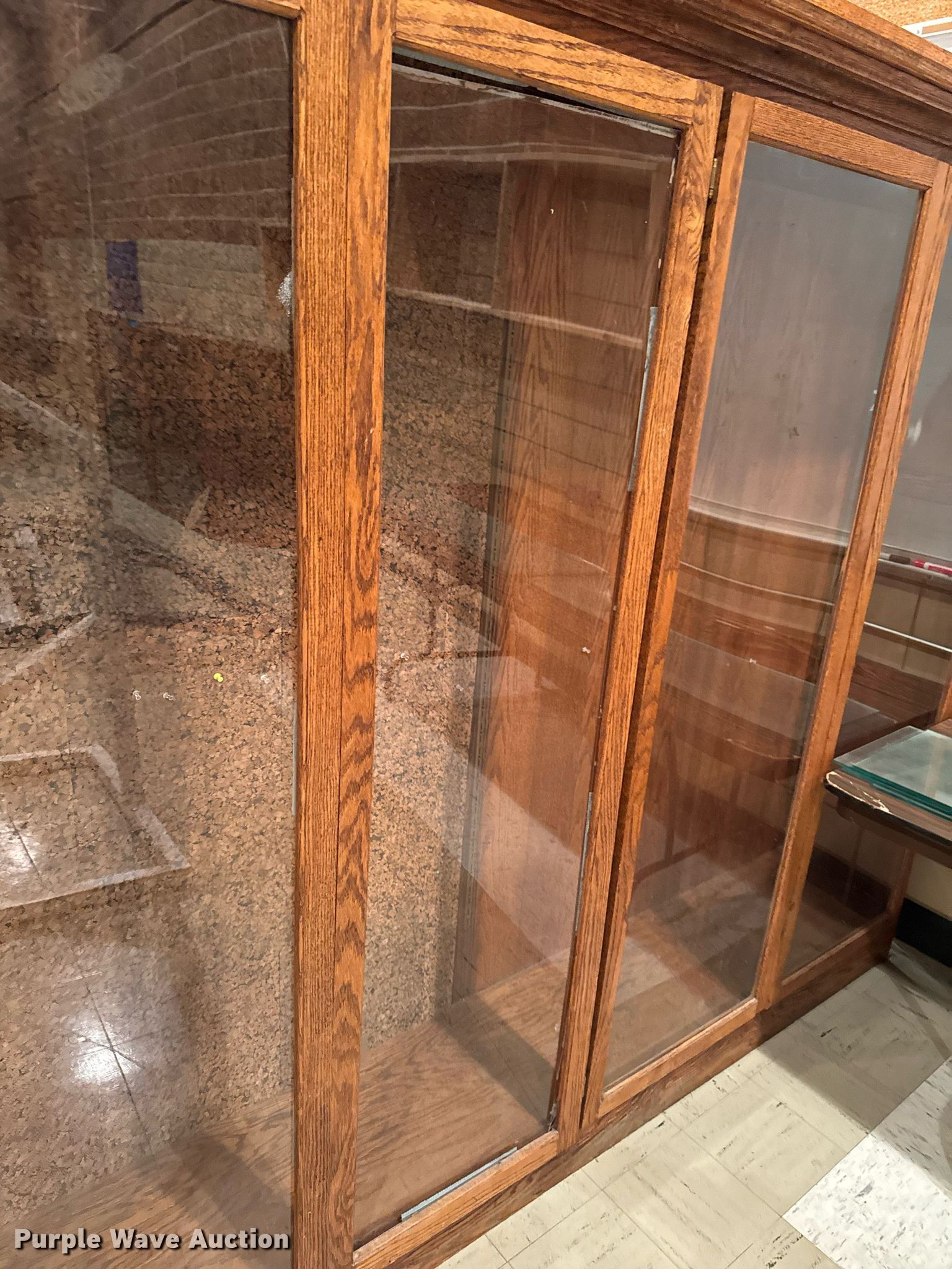 (2) display cases in Anita, IA | Item EM3885 sold | Purple Wave