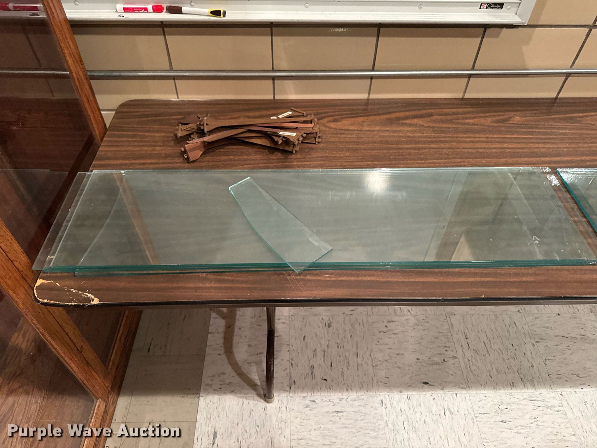 (2) display cases in Anita, IA | Item EM3885 sold | Purple Wave