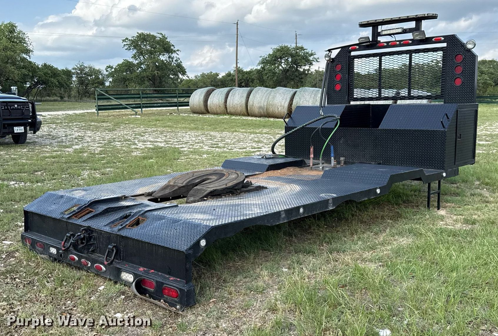 Shop built flatbed truck bed in Florence, TX | Item EJ3667 for sale | Purple Wave