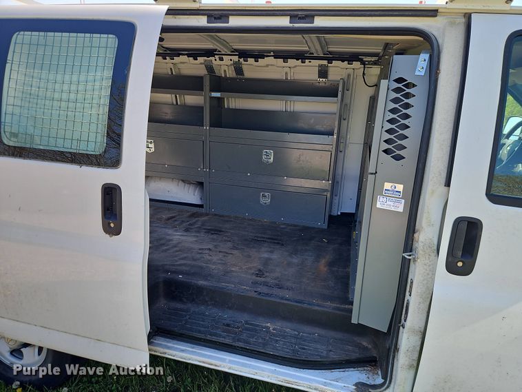 2011 Chevrolet Express G2500 van in Pleasant Hill, MO | Item EI8944 ...