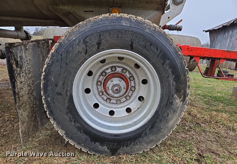 1983 Clough Equipment Co. tank trailer in Harrodsburg, KY | Item EC3983 ...