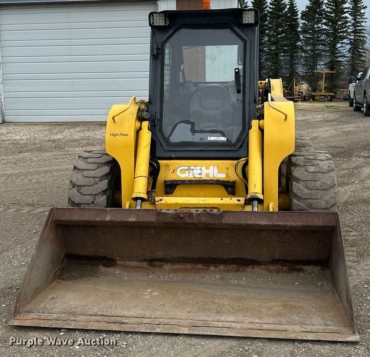 2005 Gehl 7810 skid steer loader in Thief River Falls, MN | Item EN3030 for sale | Purple Wave
