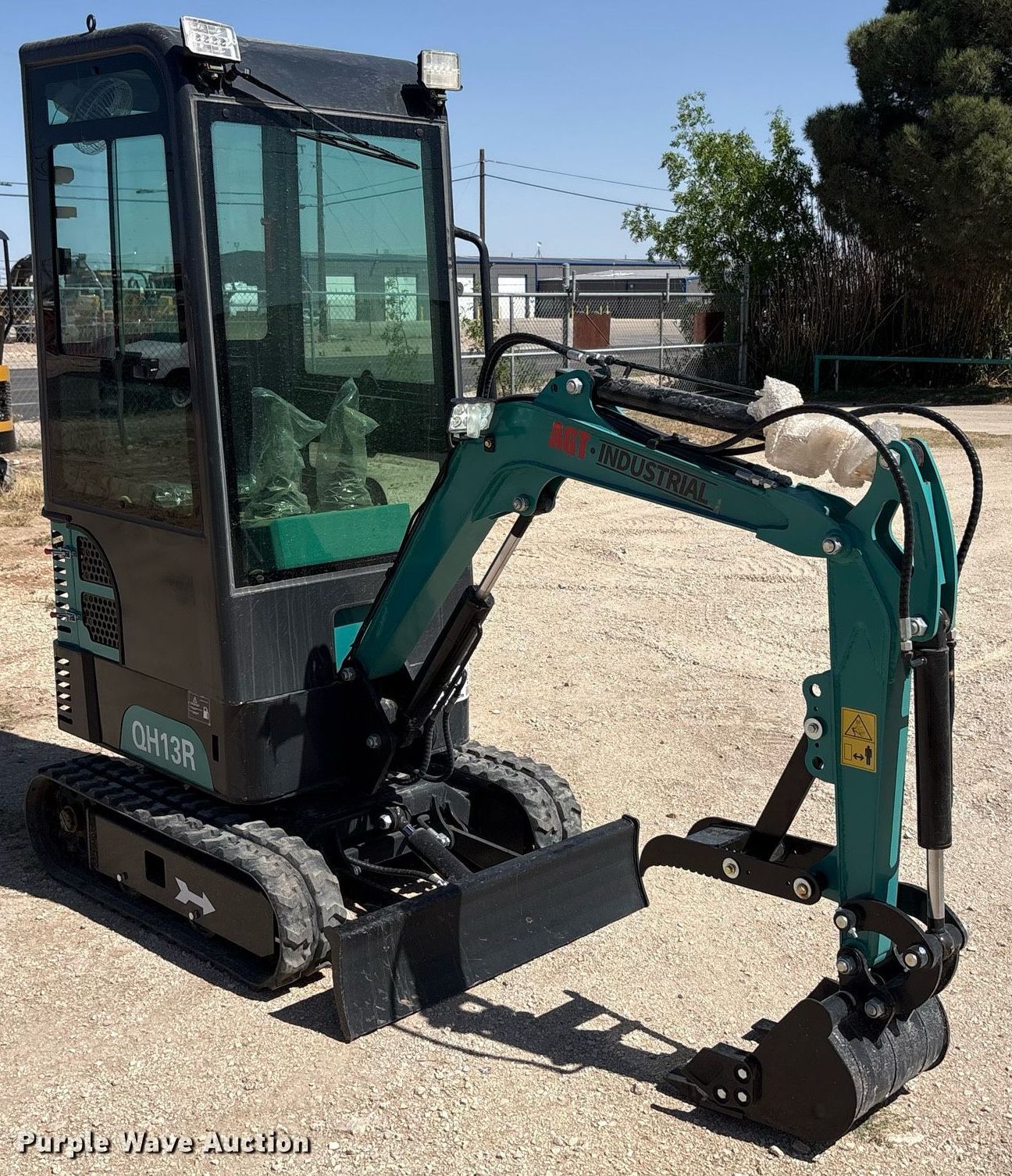 2024 AGT QH13R mini excavator in Odessa, TX | Item EF3021 for sale | Purple Wave