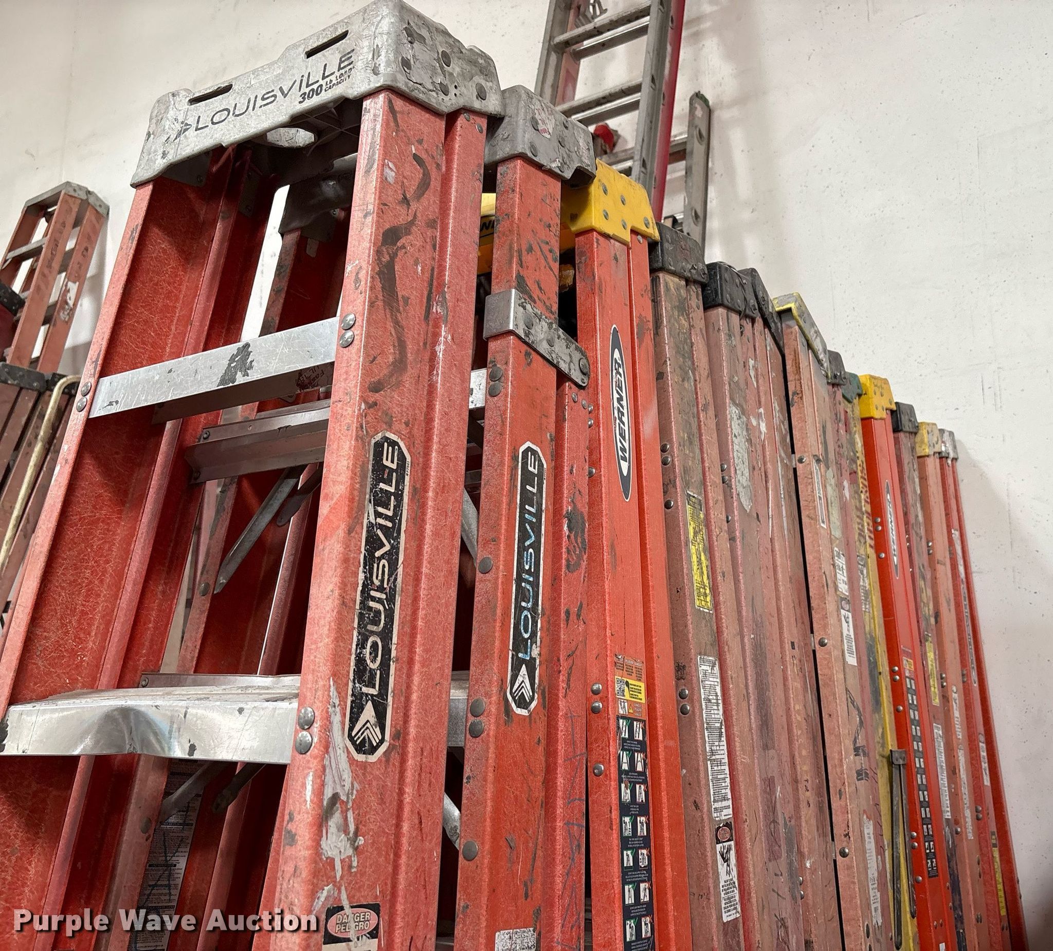 (13) 8' ladders in El Paso, TX | Item EF3071 for sale | Purple Wave
