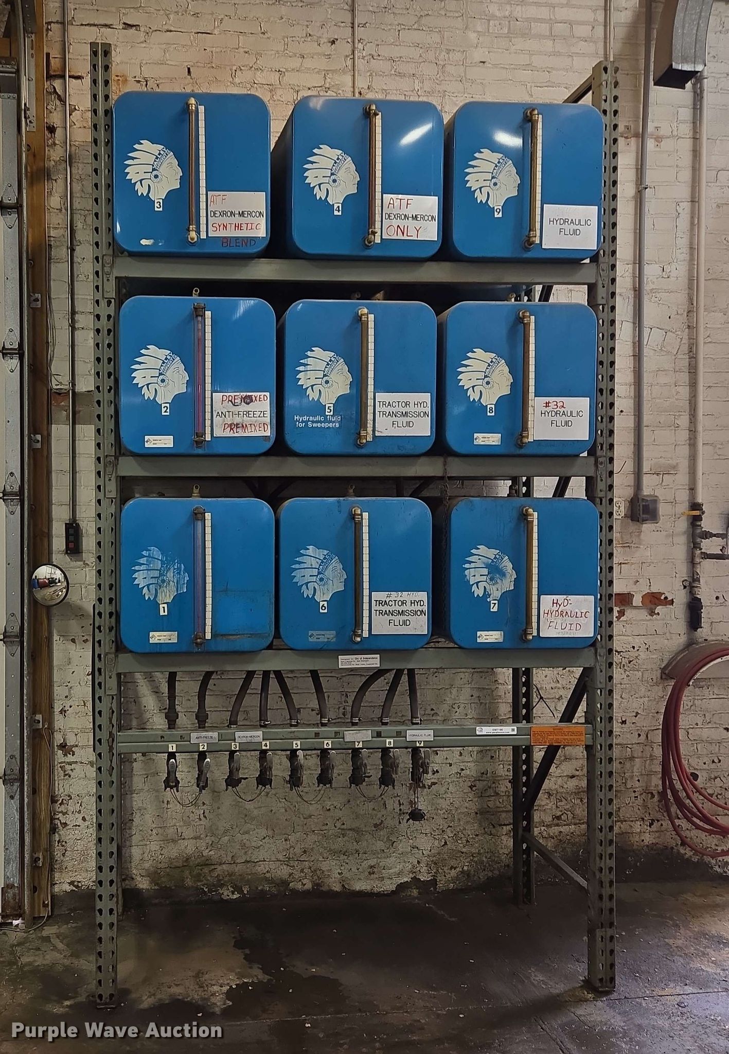 Fluid rack in Independence, MO | Item EM7190 for sale | Purple Wave