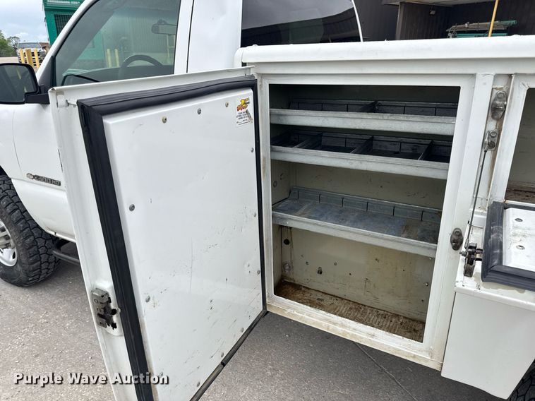 2003 Chevrolet Silverado 2500HD utility bed pickup truck in Dixon, MO ...