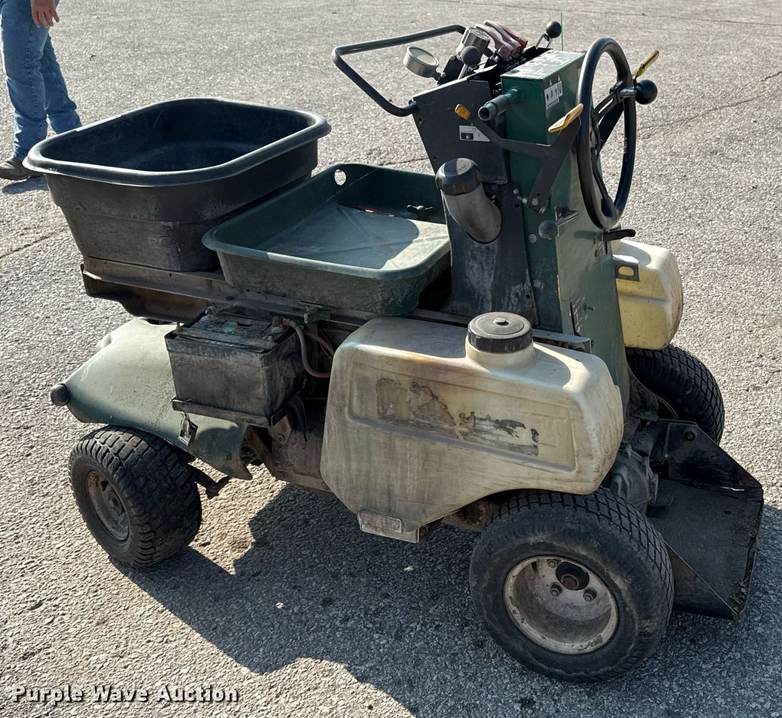 Turfco T3000 spreader in Edwardsville, KS | Item DZ4109 for sale ...