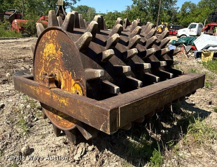 Sheepsfoot roller compactor in Kansas City, KS | Item DZ4073 sold ...
