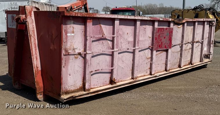 Roll off container in Des Moines, IA | Item EM3827 sold | Purple Wave