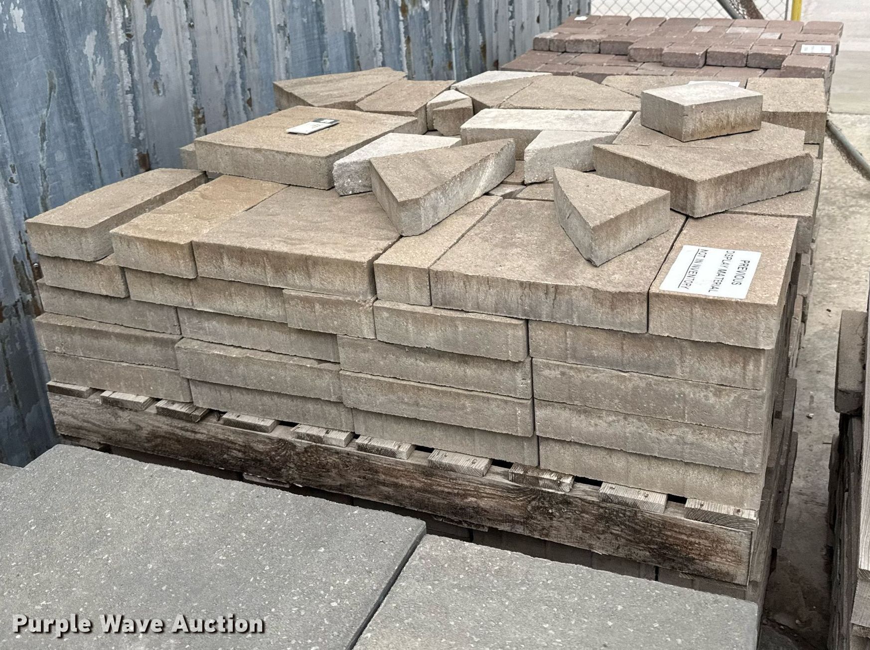 Approximately 8 pallets of concrete blocks in Topeka, KS | Item DY8060 ...