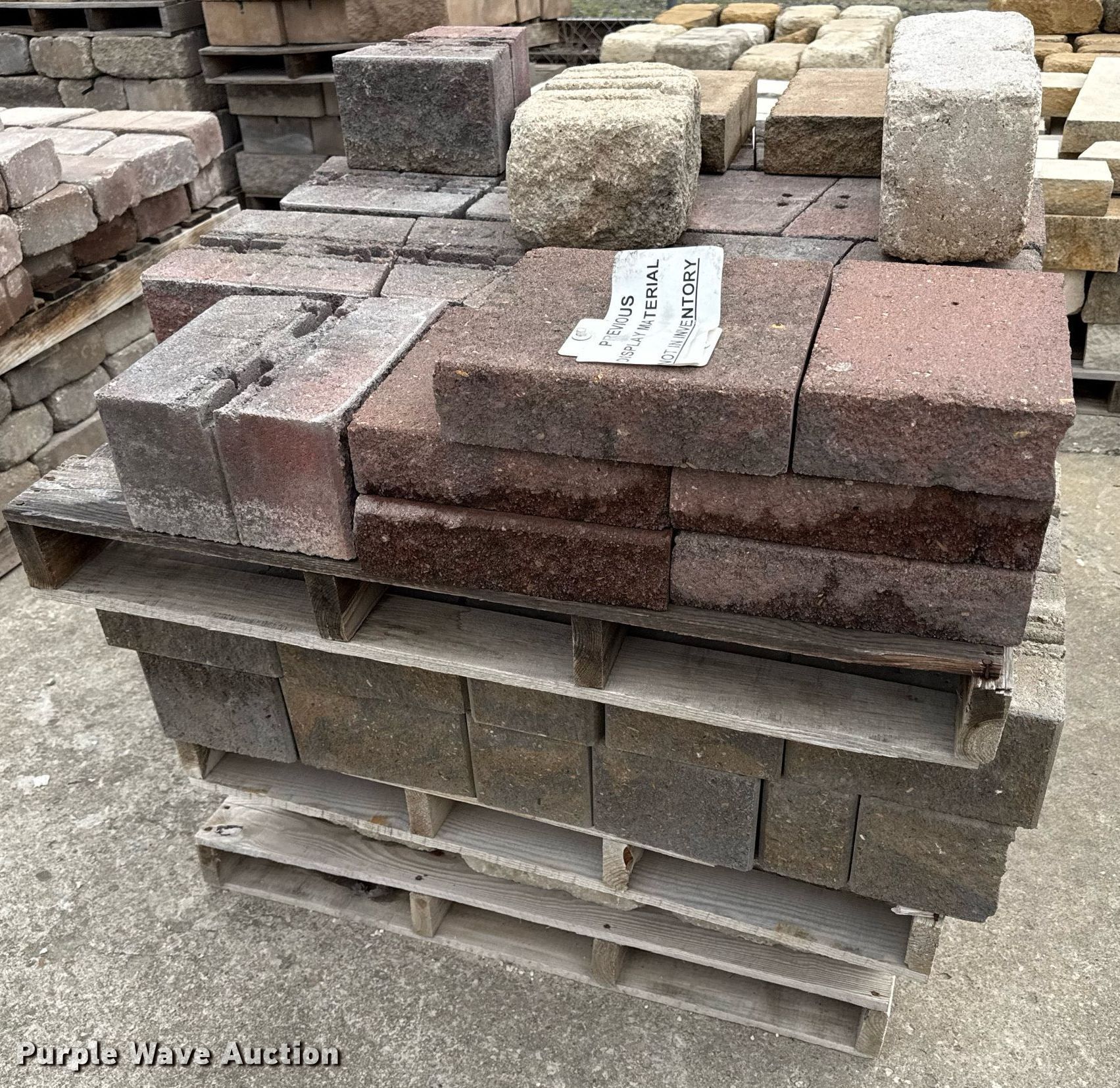 Approximately 8 pallets of concrete blocks in Topeka, KS | Item DY8060 ...