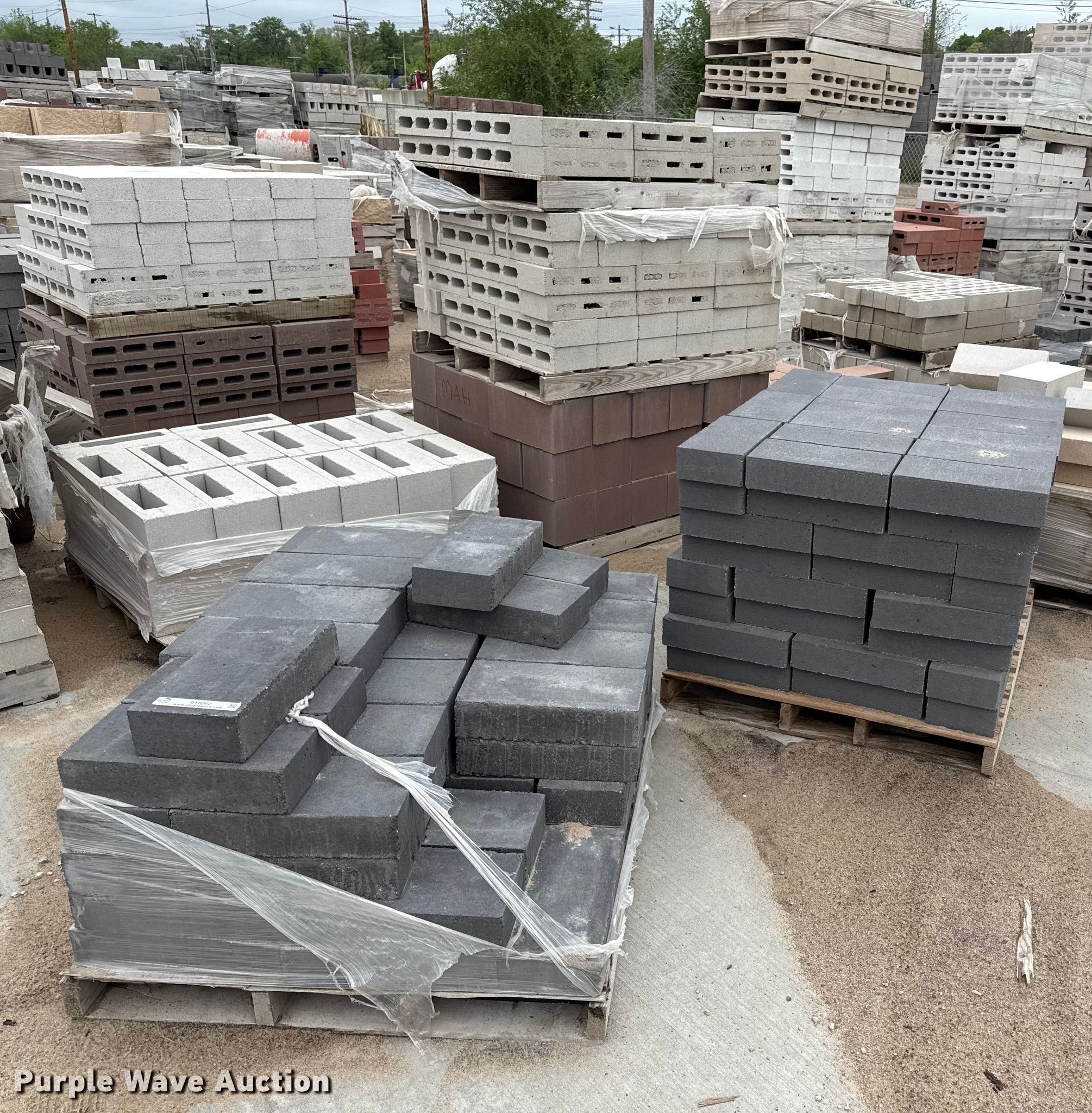 Approximately 6 pallets of concrete blocks in Topeka, KS | Item DY8062 ...