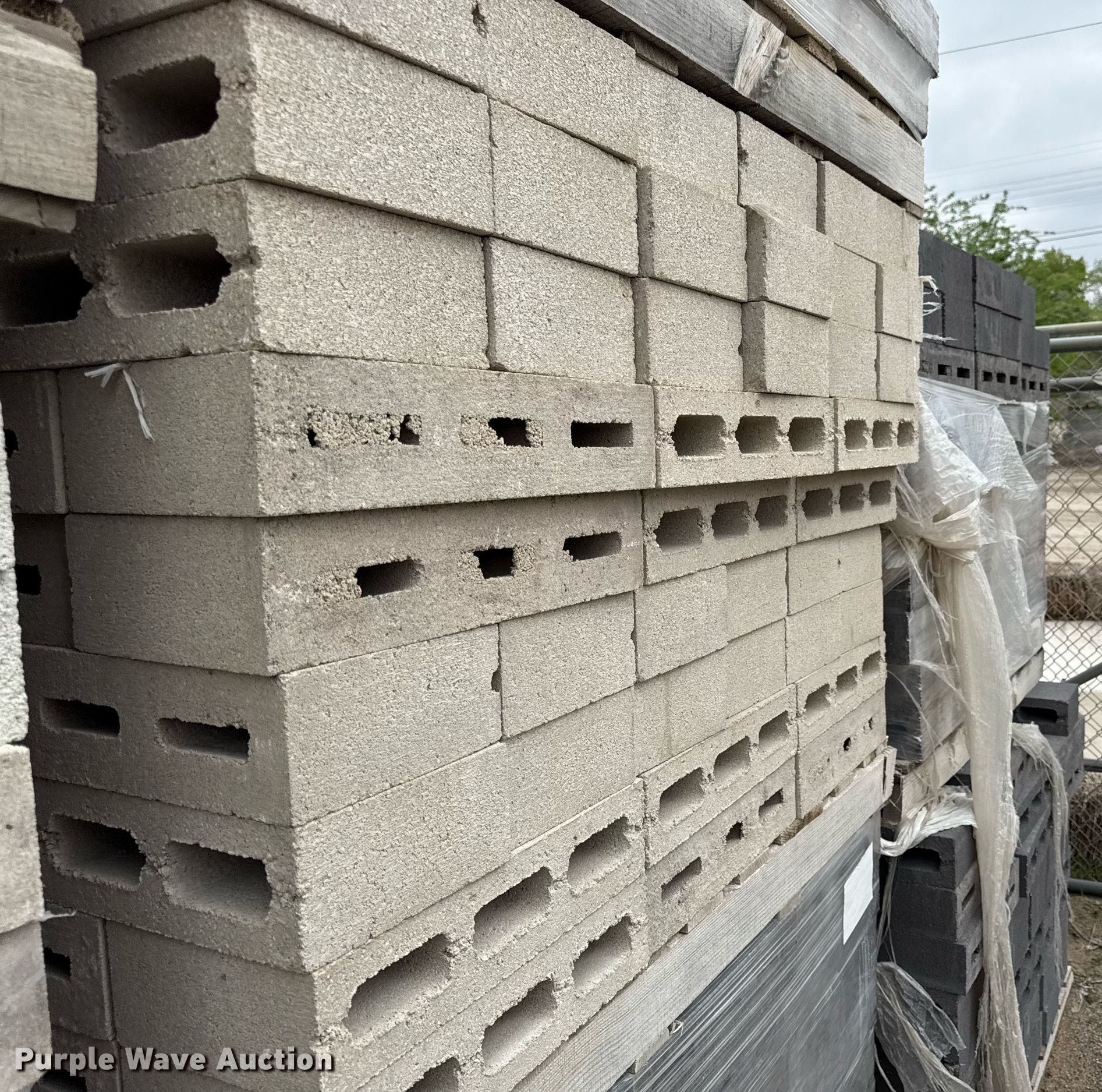 Approximately 20 pallets of concrete blocks in Topeka, KS | Item DY8063 ...