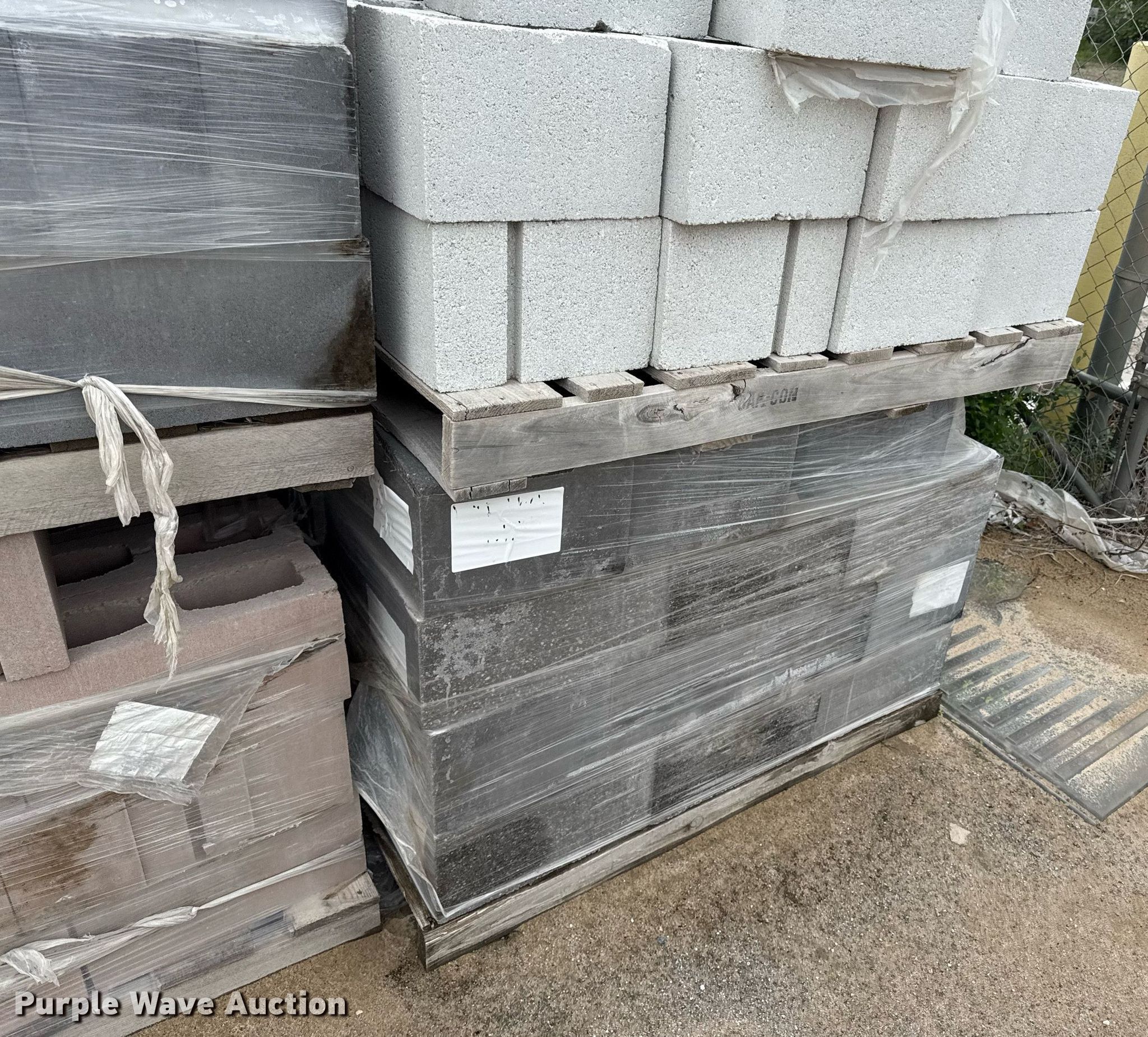 Approximately 12 pallets of concrete blocks in Topeka, KS | Item DY8068 ...