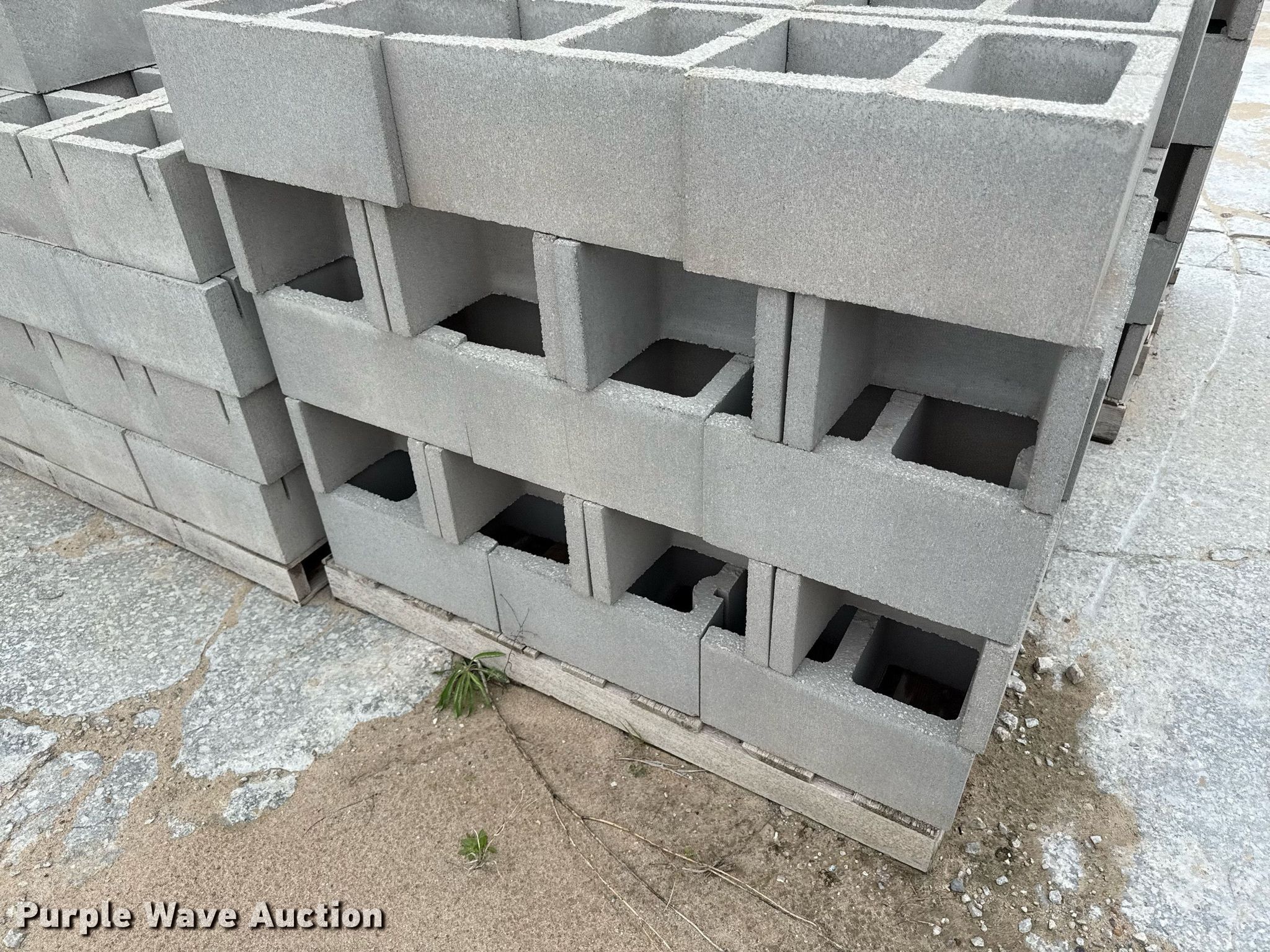 Approximately 12 pallets of concrete blocks in Topeka, KS | Item DY8068 ...