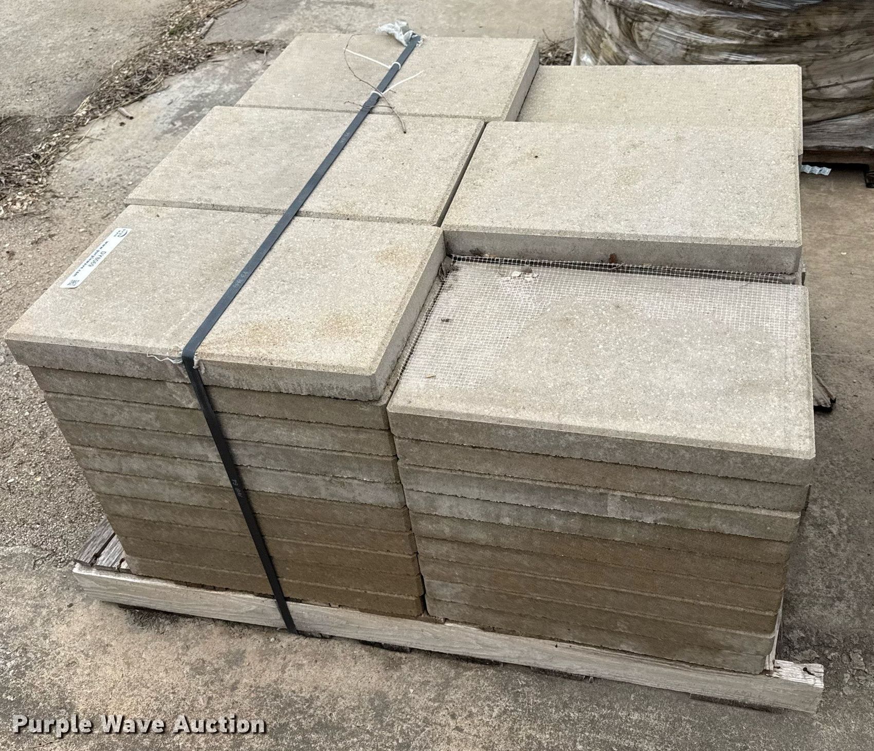 Approximately 16 pallets of pavers in Topeka, KS | Item DY8069 sold ...