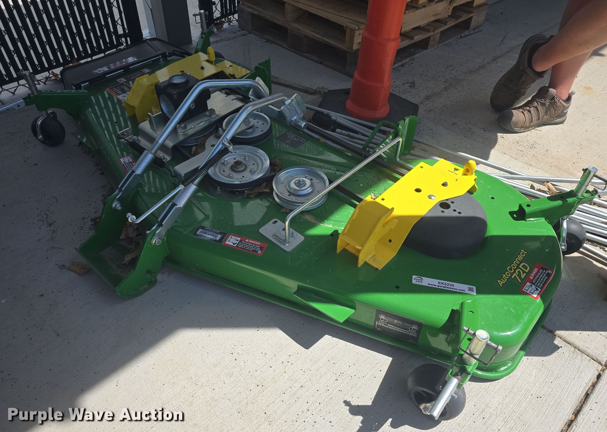2022 John Deere AutoConnect 72D mower deck in Shawnee, KS | Item EK5235 ...