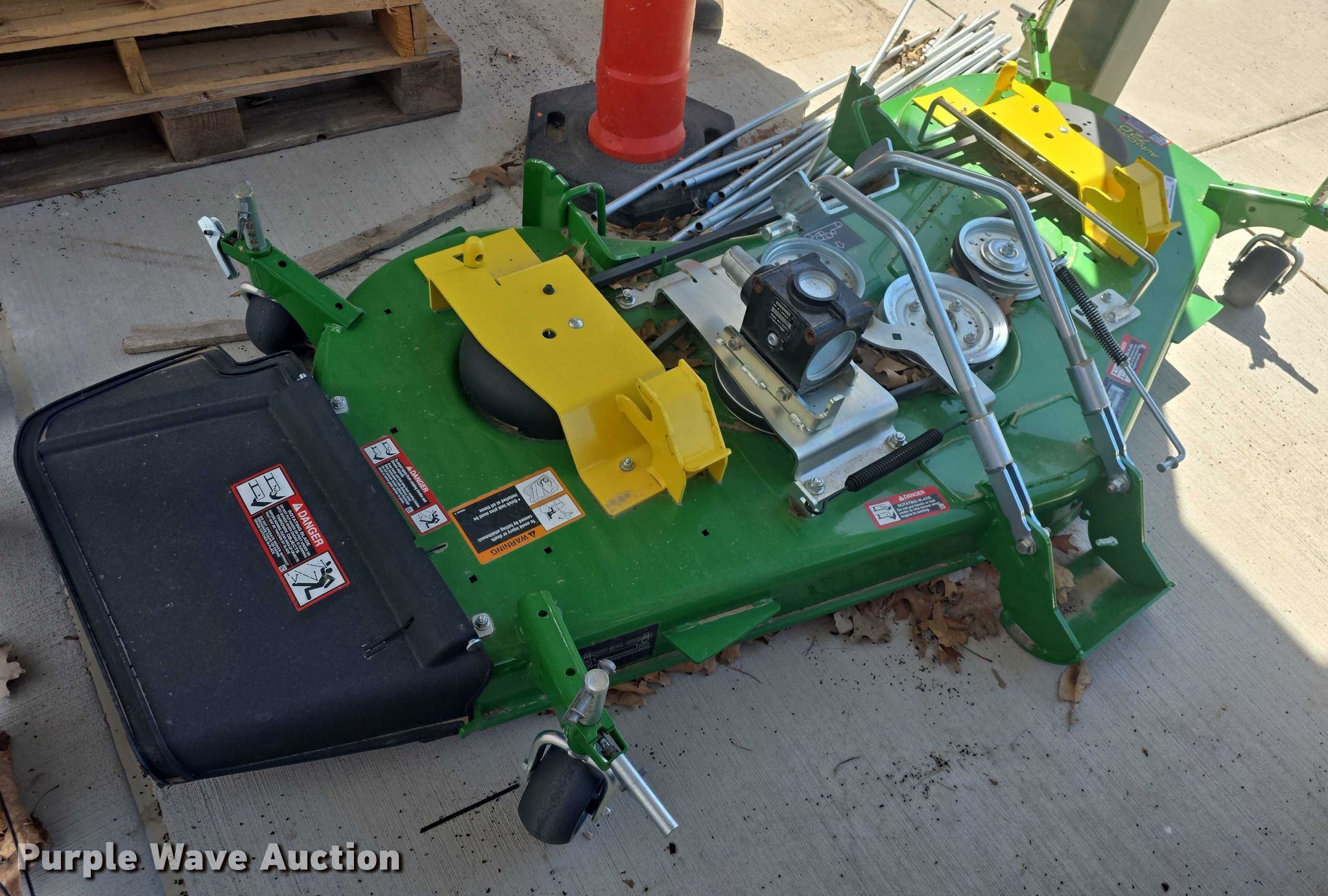 2022 John Deere AutoConnect 72D mower deck in Shawnee, KS | Item EK5235 ...