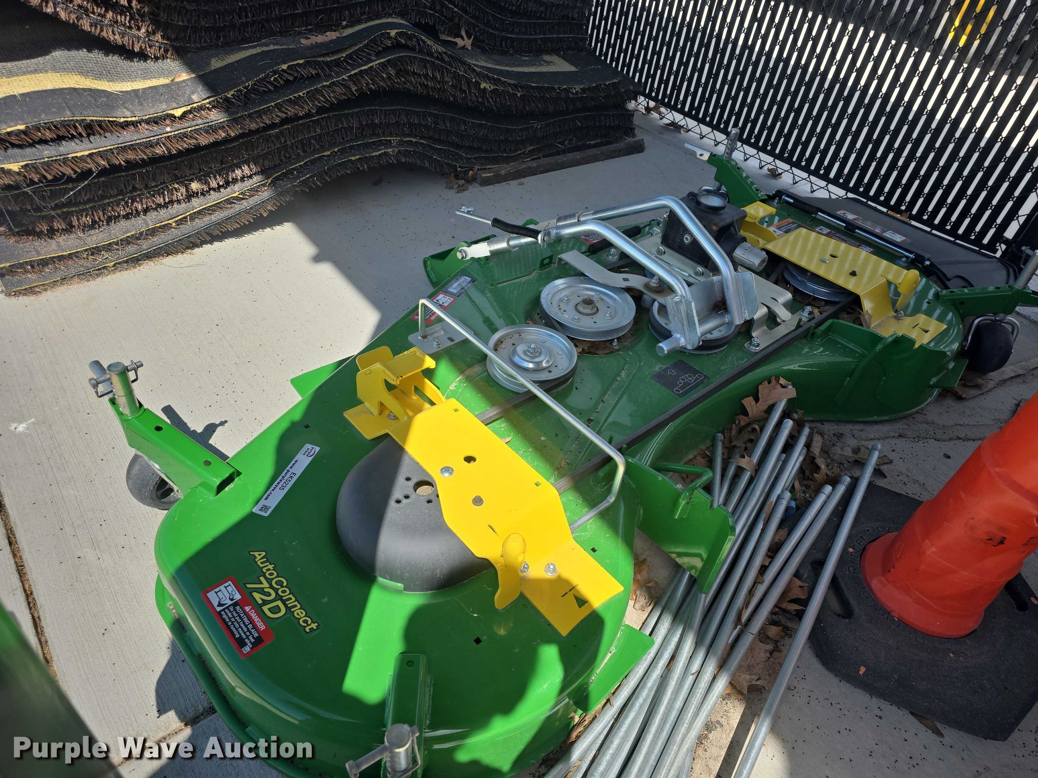 2022 John Deere AutoConnect 72D mower deck in Shawnee, KS | Item EK5235 ...