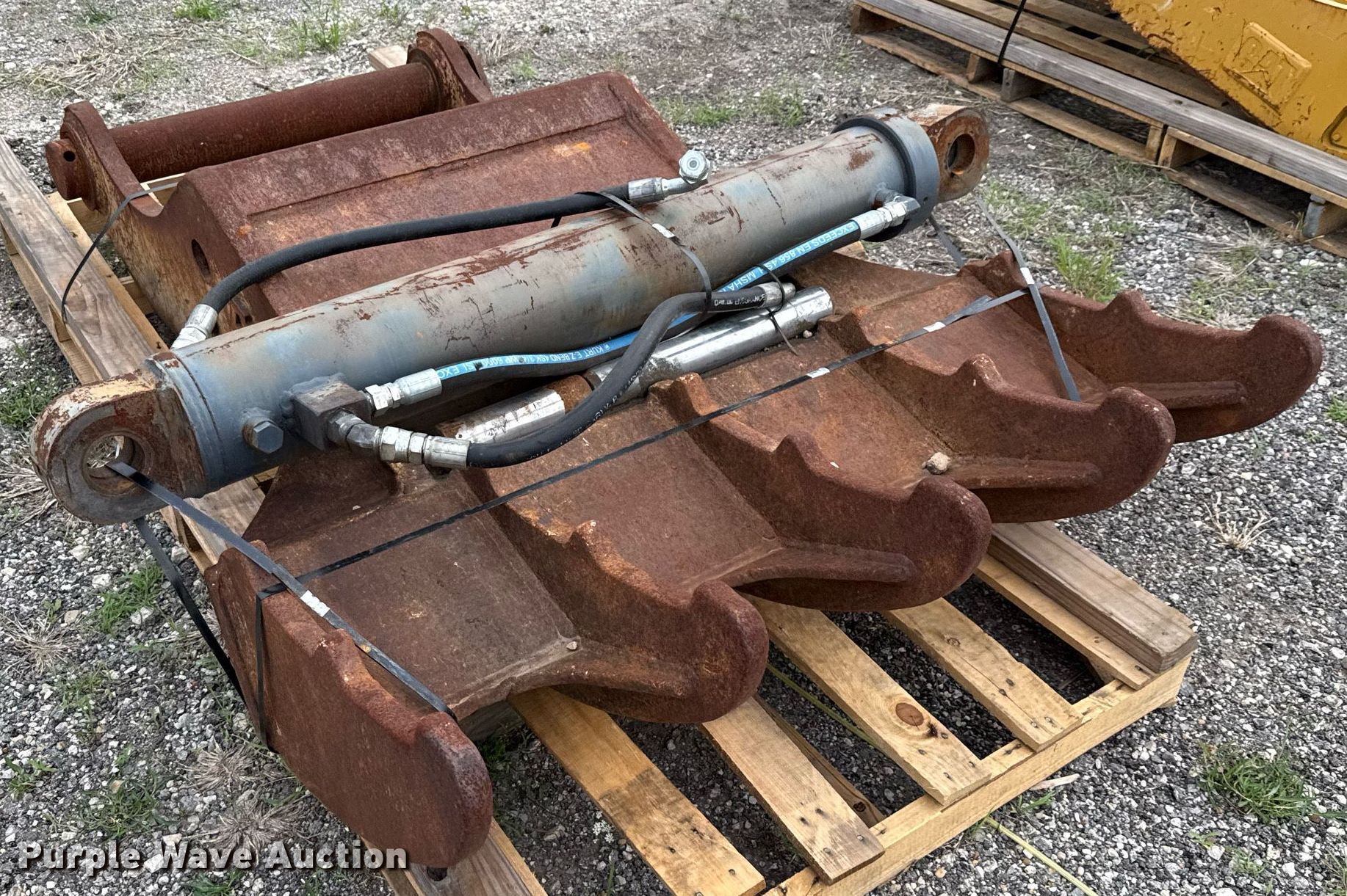 Rockland BTH-D-PM excavator thumb in Forney, TX | Item ED5648 for sale ...