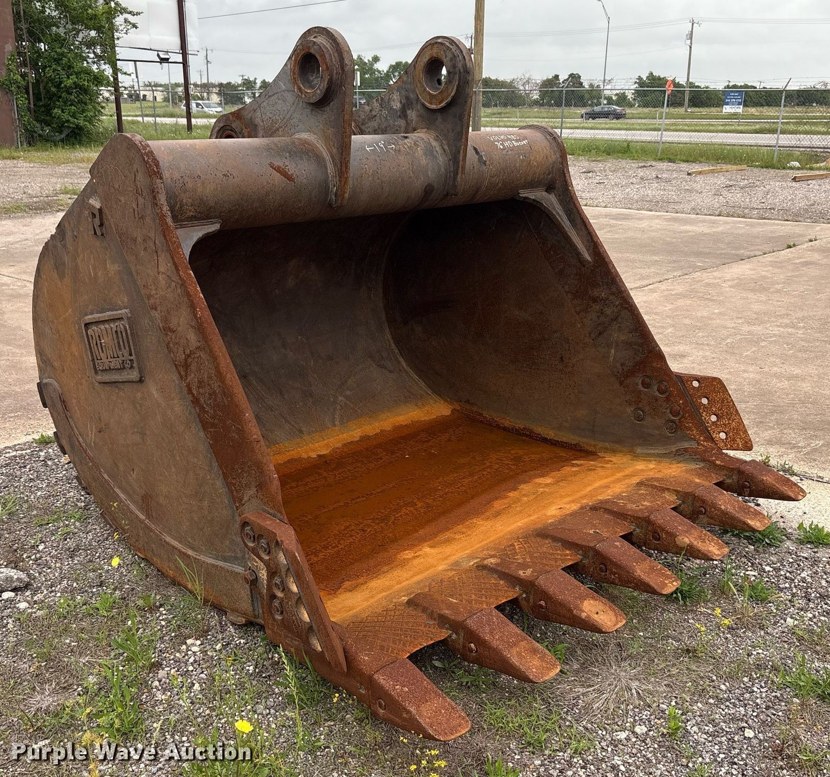 Rockland EH100 excavator bucket in Forney, TX | Item EF3099 sold ...