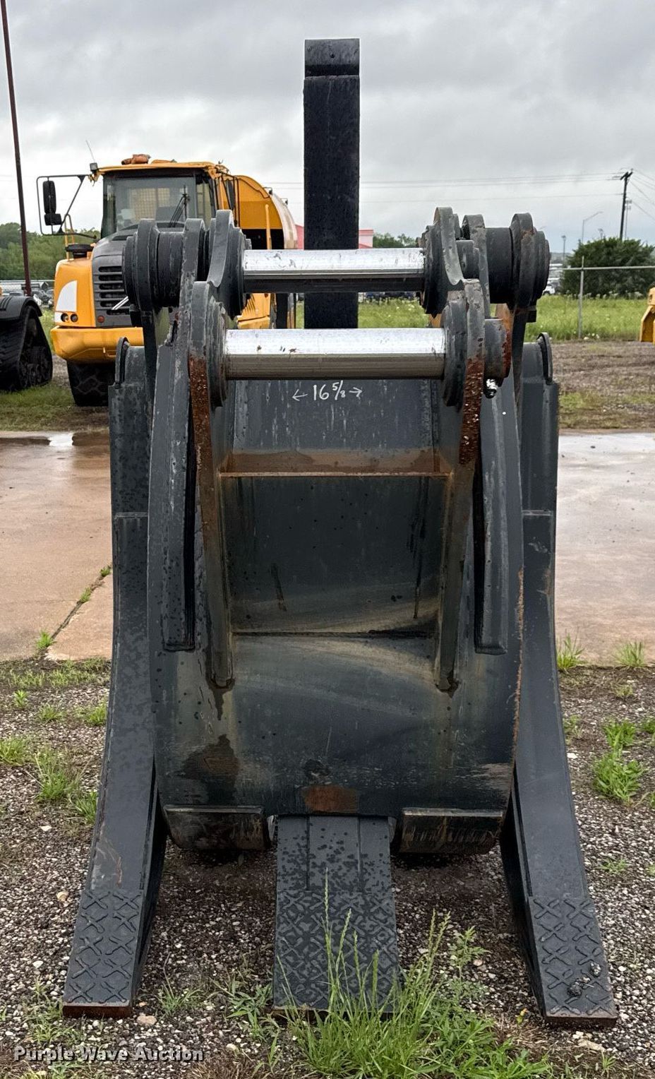 Pemberton 415312 45" W grapple bucket in Forney, TX | Item EF3105 sold | Purple Wave