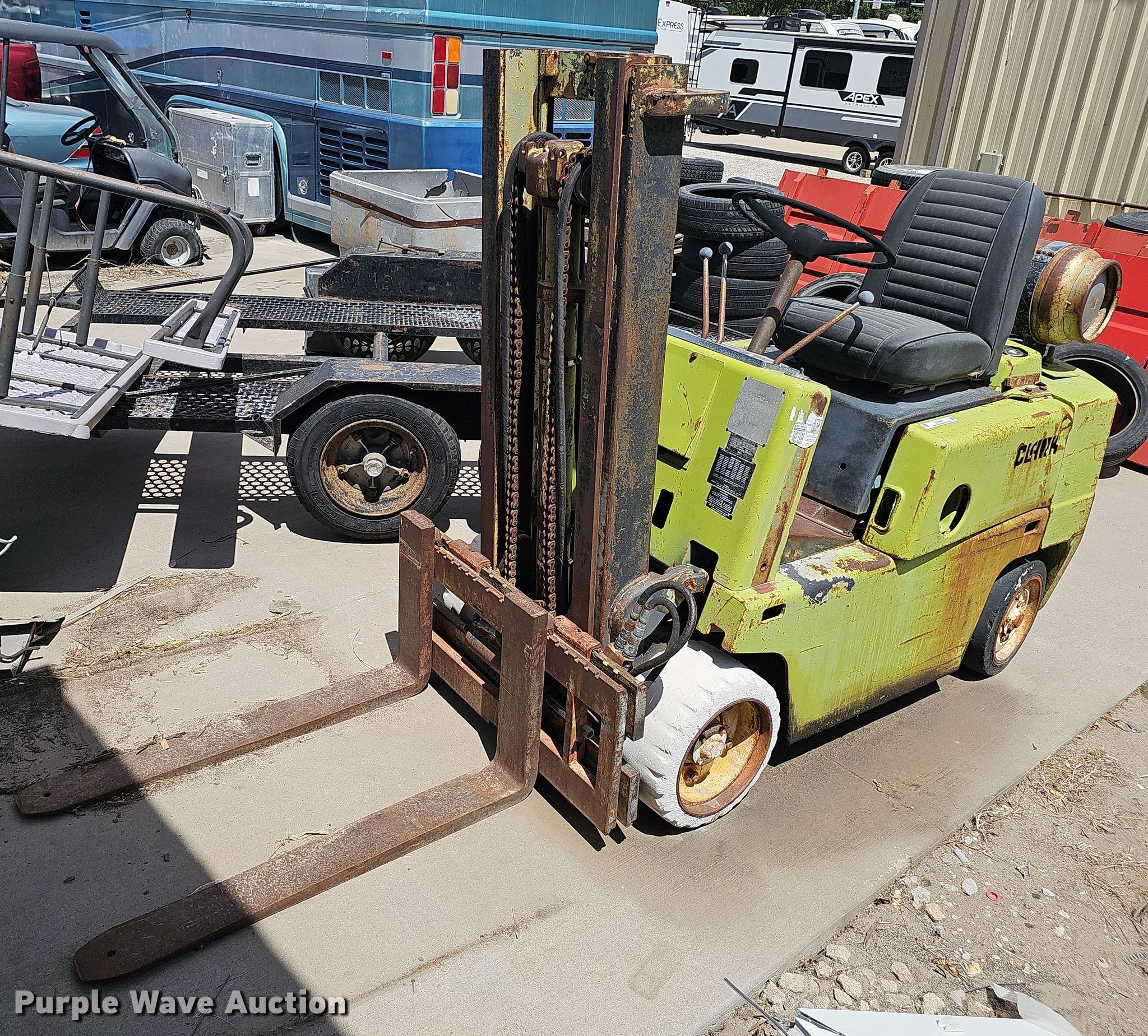 Clark C 500-50 forklift in Hastings, NE | Item EH8974 sold | Purple Wave