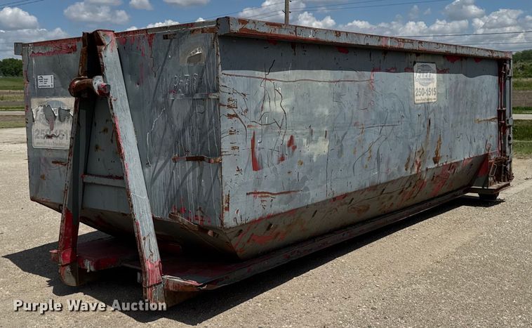 Roll-off container in Des Moines, IA | Item DV2629 sold | Purple Wave