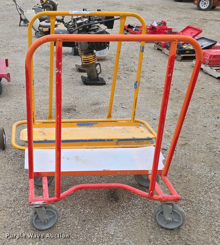 (3) carts in Humboldt, KS | Item EO0875 sold | Purple Wave