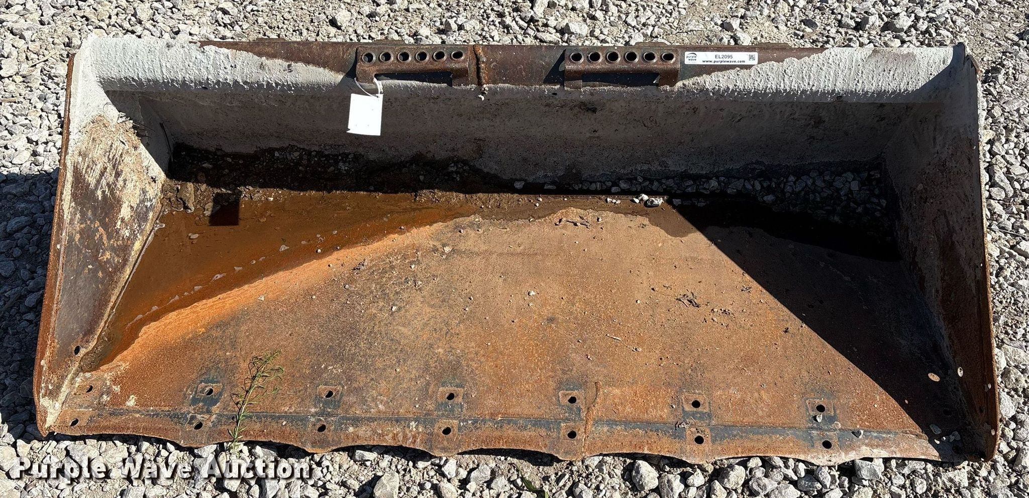 Bobcat 72" W skid steer bucket in Tulsa, OK | Item EL2095 sold | Purple ...
