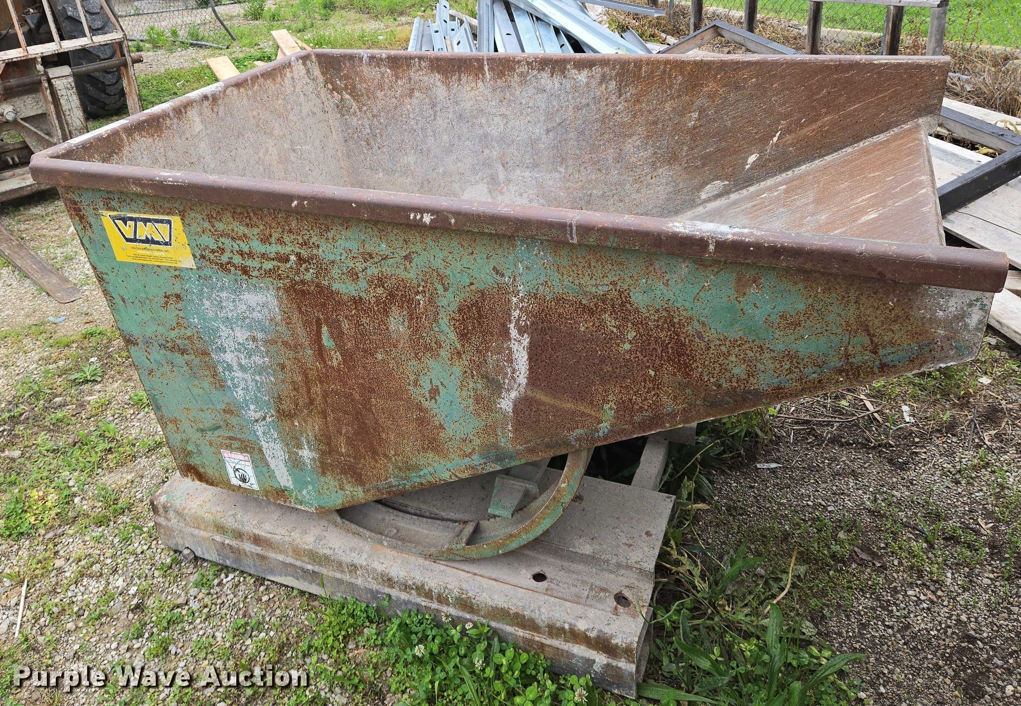 Vulcan 1000 dumpster in Humboldt, KS | Item EO0880 for sale | Purple Wave
