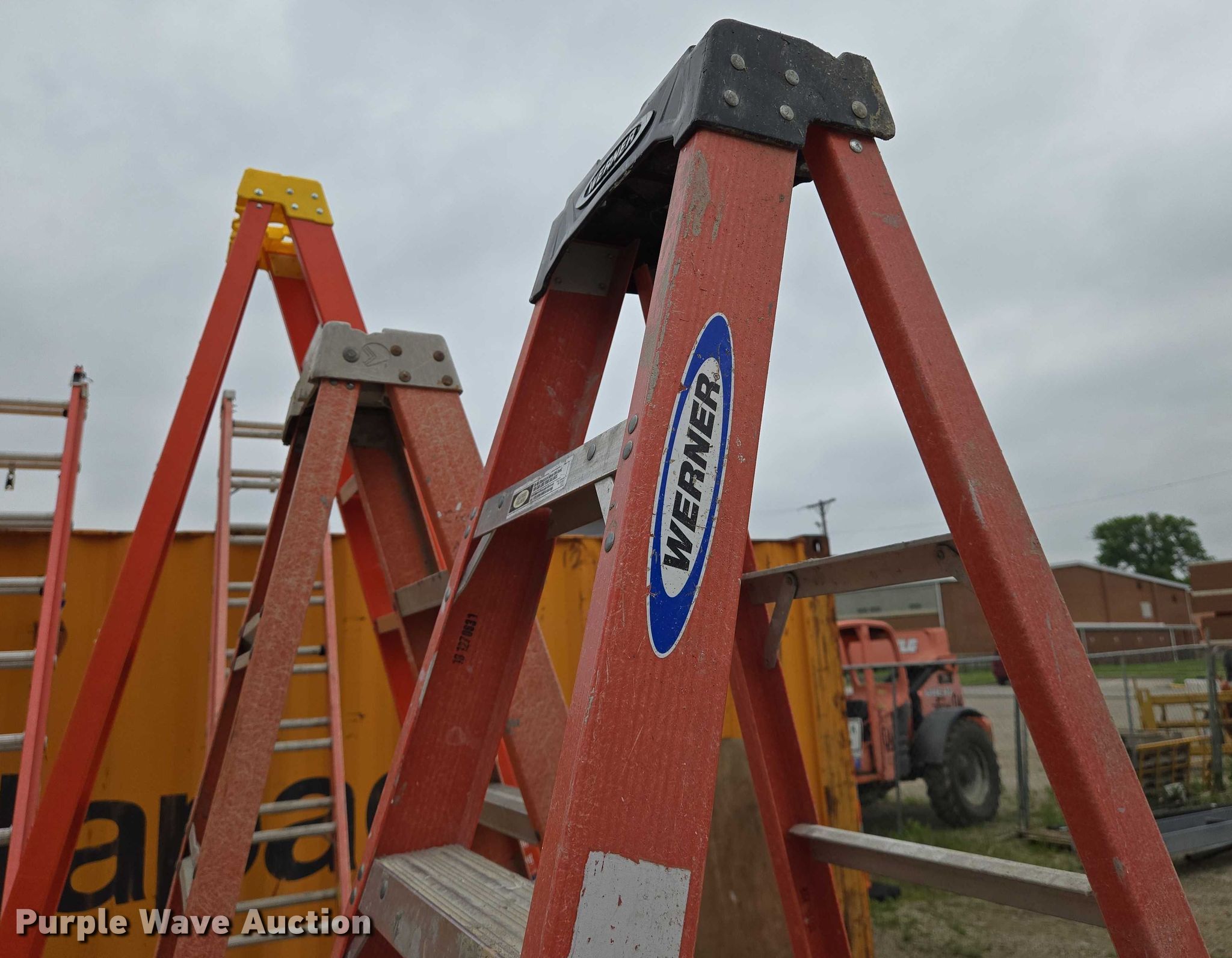 (5) ladders in Humboldt, KS | Item EO0884 sold | Purple Wave