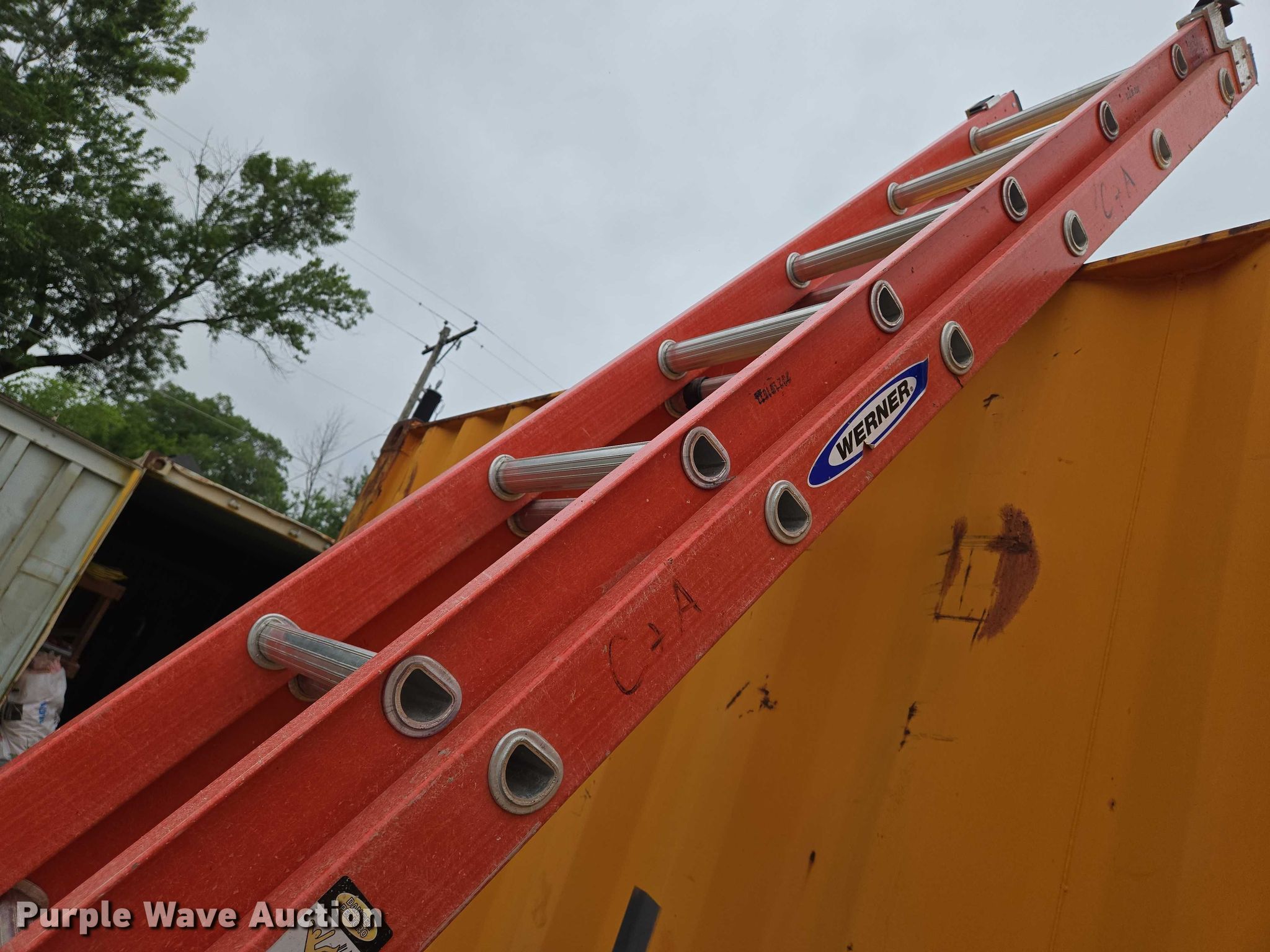 (5) ladders in Humboldt, KS | Item EO0884 sold | Purple Wave