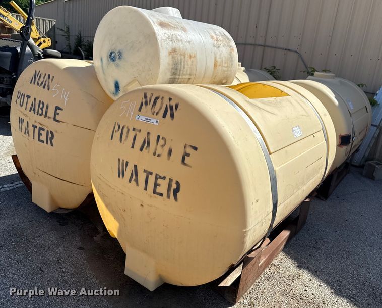(5) poly tanks in Tulsa, OK | Item EG8484 sold | Purple Wave