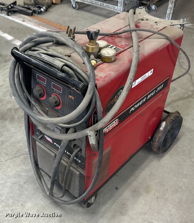 Lincoln Electric Power Mig 255 welder in Dodge City, KS | Item EQ4852 ...