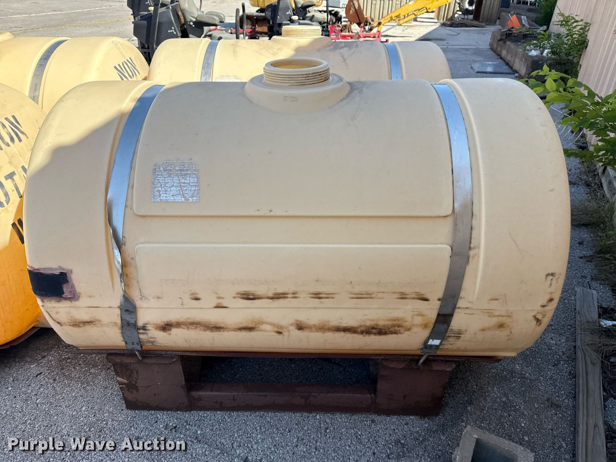 (5) poly tanks in Tulsa, OK | Item EG8484 sold | Purple Wave