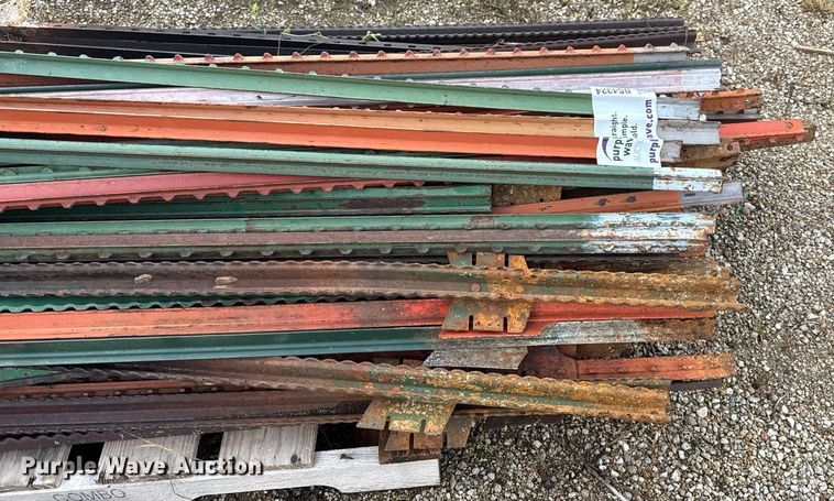 (2) pallets of T-posts in Alma, KS | Item DS4324 for sale | Purple Wave