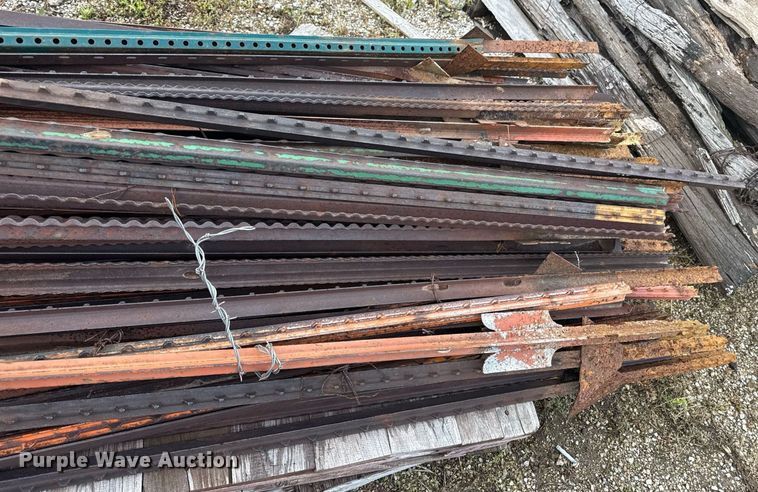 (2) pallets of T-posts in Alma, KS | Item DS4324 for sale | Purple Wave