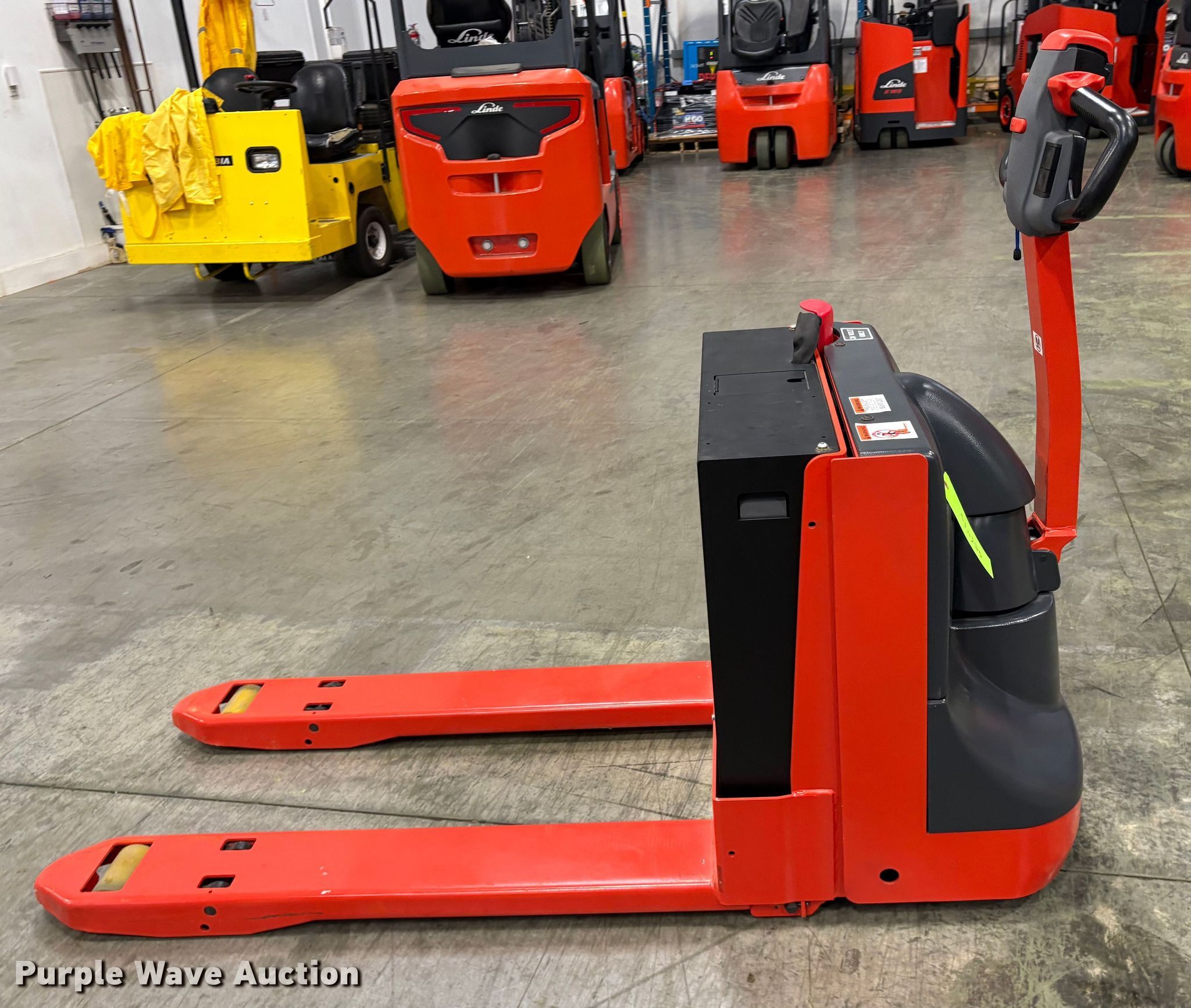 2023 Linde MT20 pallet jack in Lewisville, TX | Item ND9954 for sale | Purple Wave