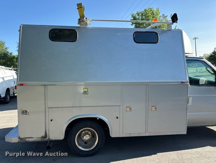 2006 Ford E350 Super Duty utility van in Lansing, KS | Item DS4343 sold ...