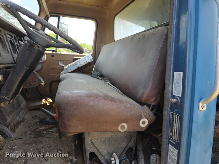 1985 International S1700 dump truck in Whiting, KS | Item DT6946 sold | Purple Wave