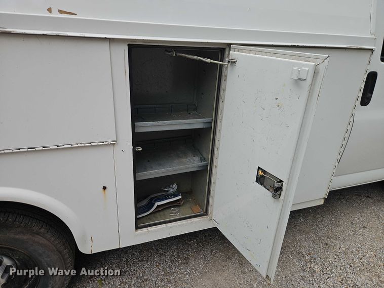 2004 Chevrolet Express utility van in Olathe, KS | Item EJ0097 sold ...