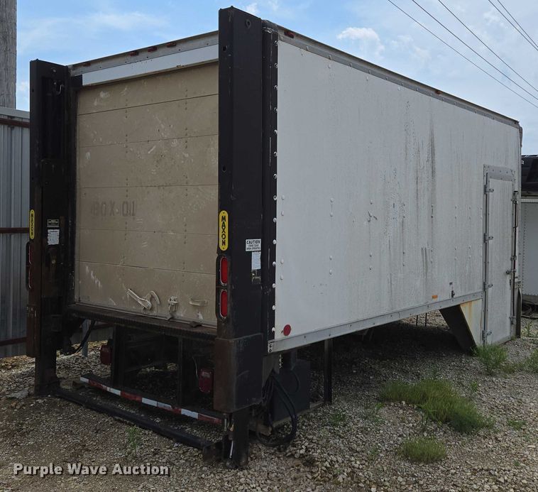 Supreme Corp. VF18084096 box truck bed in Strafford, MO | Item EN3803 ...