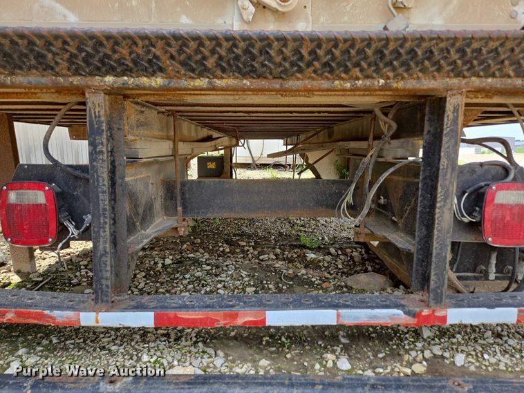 Supreme Corp. VF18084096 box truck bed in Strafford, MO | Item EN3803 for sale | Purple Wave