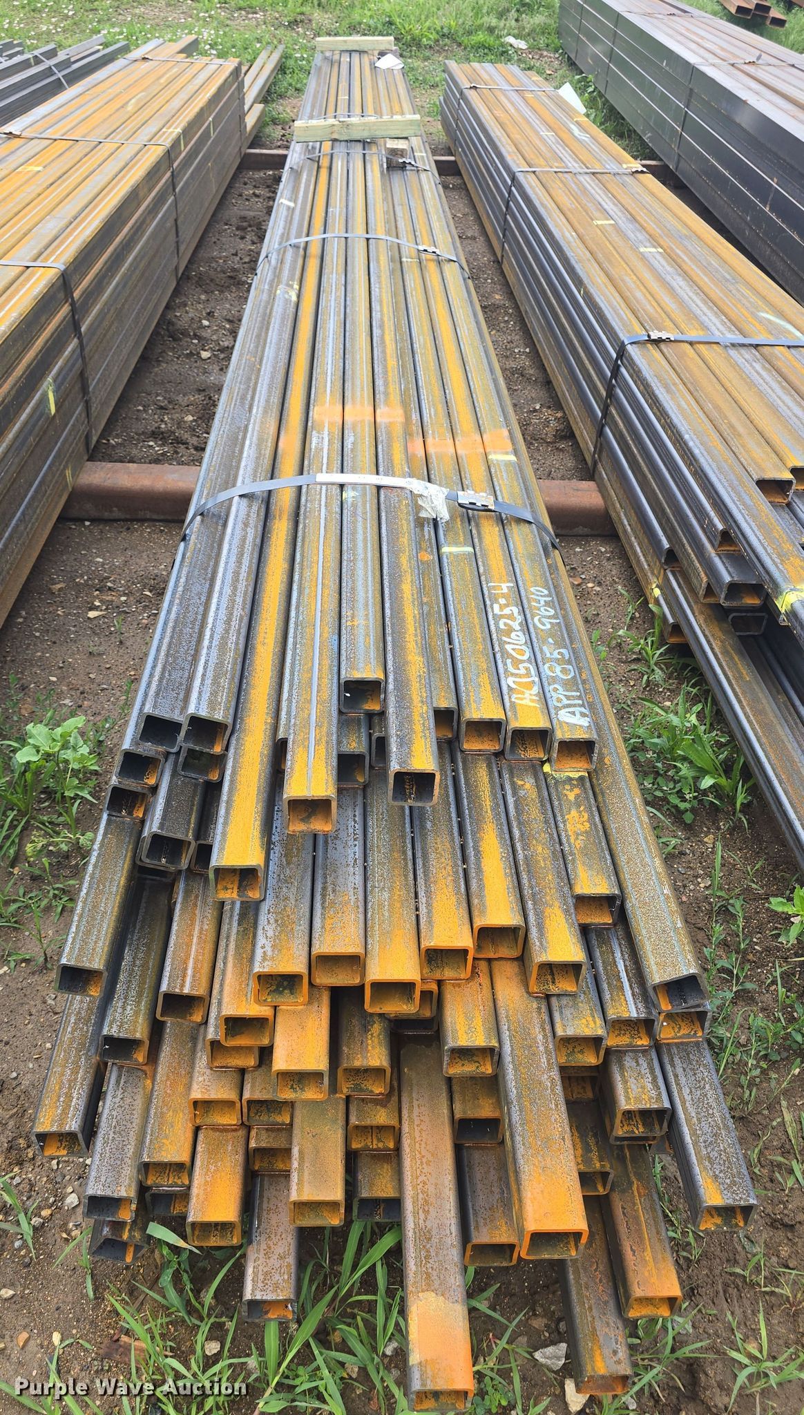 (85) square tubing in Hoyt, KS | Item EK5281 sold | Purple Wave