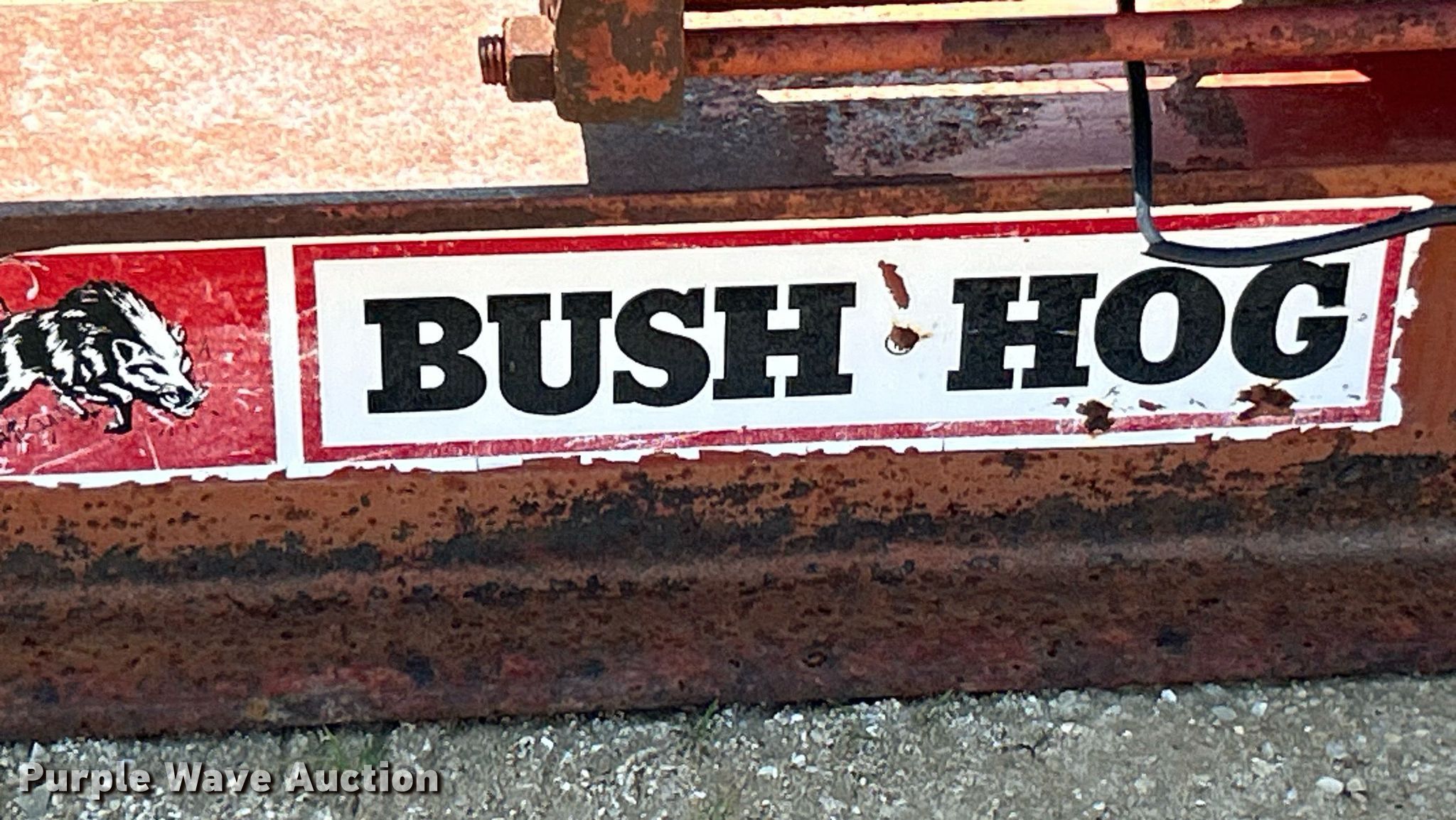 Bush Hog log Splitter in Jonesburg, MO | Item EK8199 for sale | Purple Wave