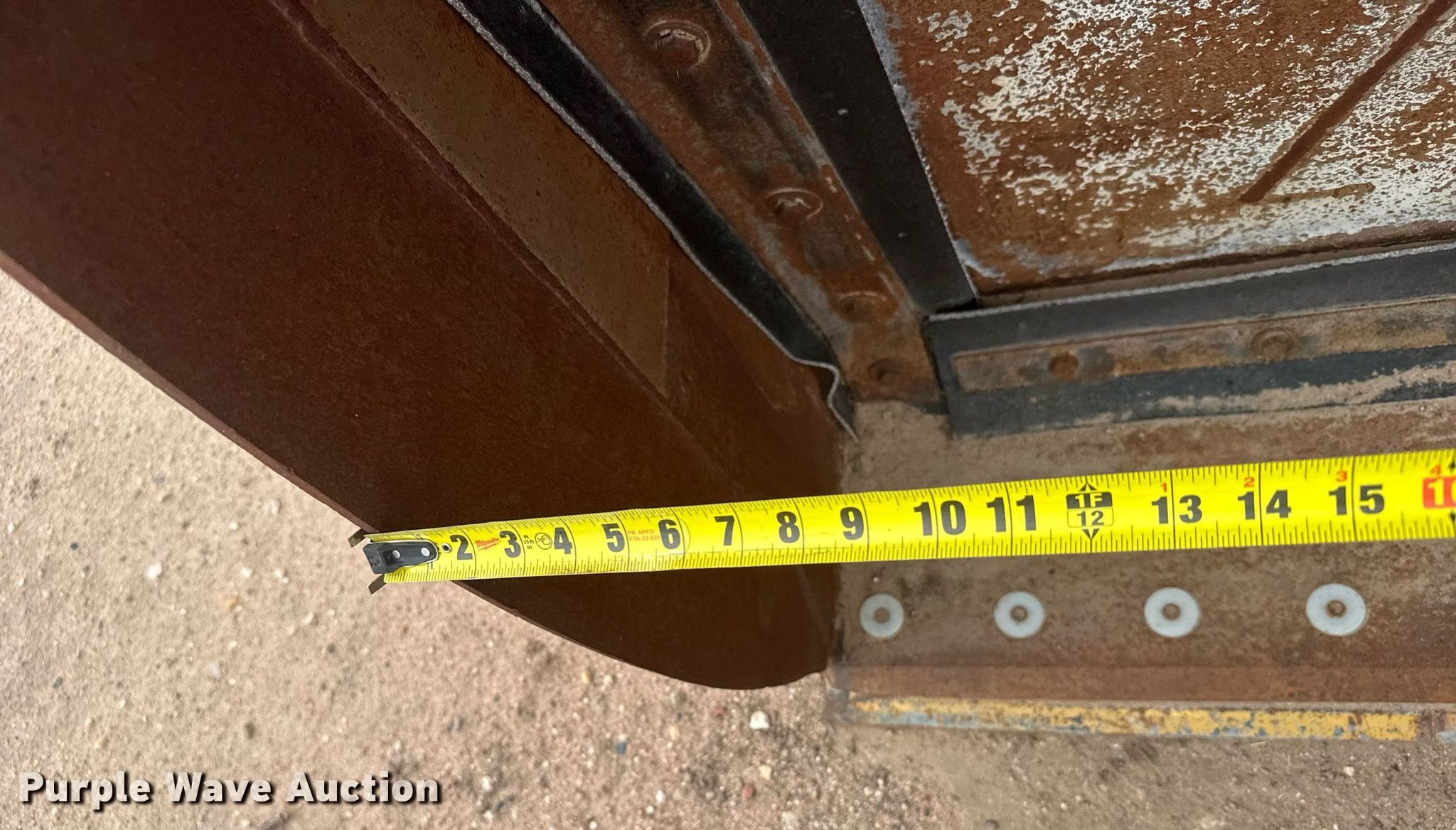 Dymax 118" W push out bucket in Eckley, CO | Item EG6536 sold | Purple Wave