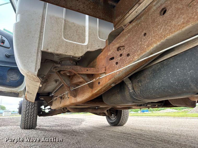 1998 Chevrolet C3500 flatbed pickup truck in Newton, KS | Item DY0207 ...